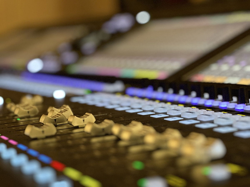 美国州立大学新录音室配备SSL System T S500调音台 - 新闻 - 传新科技有限公司