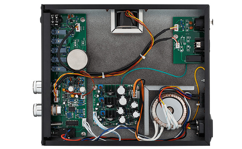 Warm Audio 五月快闪促销——买 WA-8000 话筒送 WA12 MKII 话放！ - 新闻 - 传新科技有限公司